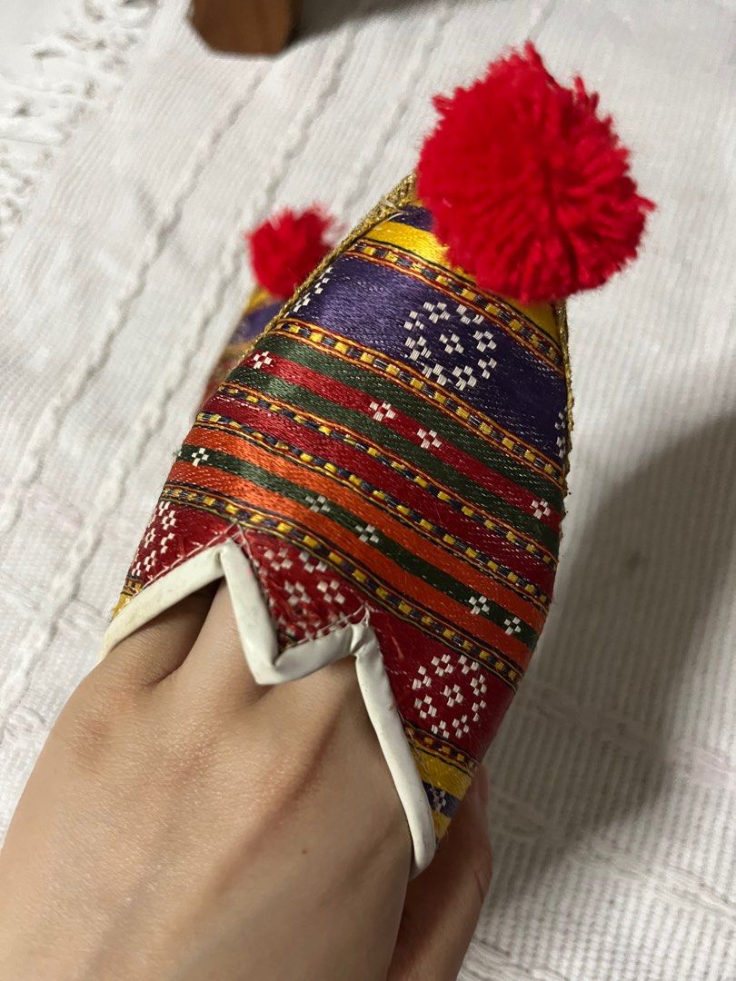 Vintage Peranakan/Chinese Pointed Slip On Shoes, Hobbies & Toys ...