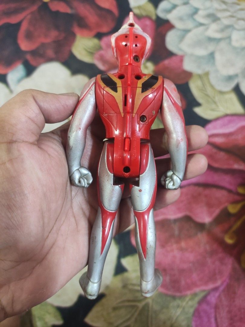 Vintage Ultraman Figure 1998, Hobbies & Toys, Toys & Games on Carousell