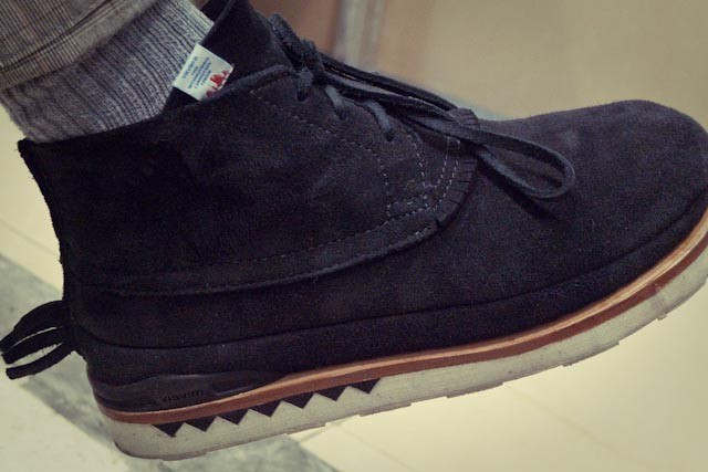 Visvim Gris Moc Mid Folk, Men's Fashion, Footwear, Sneakers on Carousell