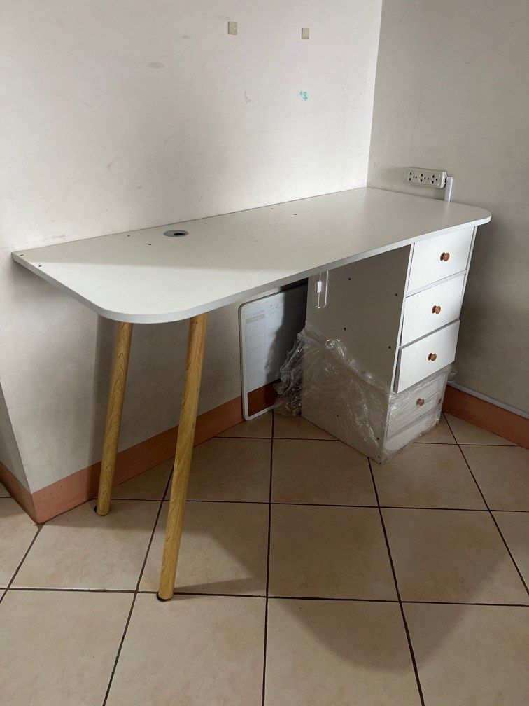 NEGOTIABLE! |Study Table White Aesthetic on Carousell