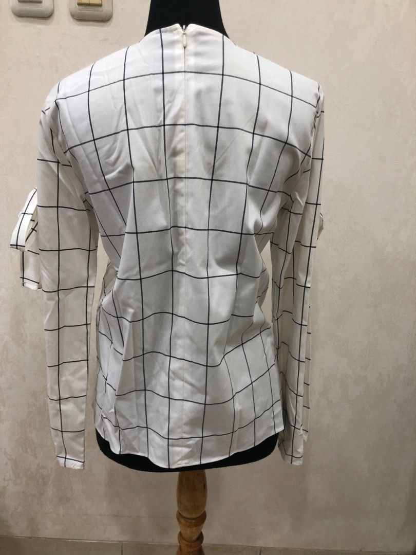 Zara woman blouse putih, Fesyen Wanita, Pakaian Wanita, Atasan di Carousell