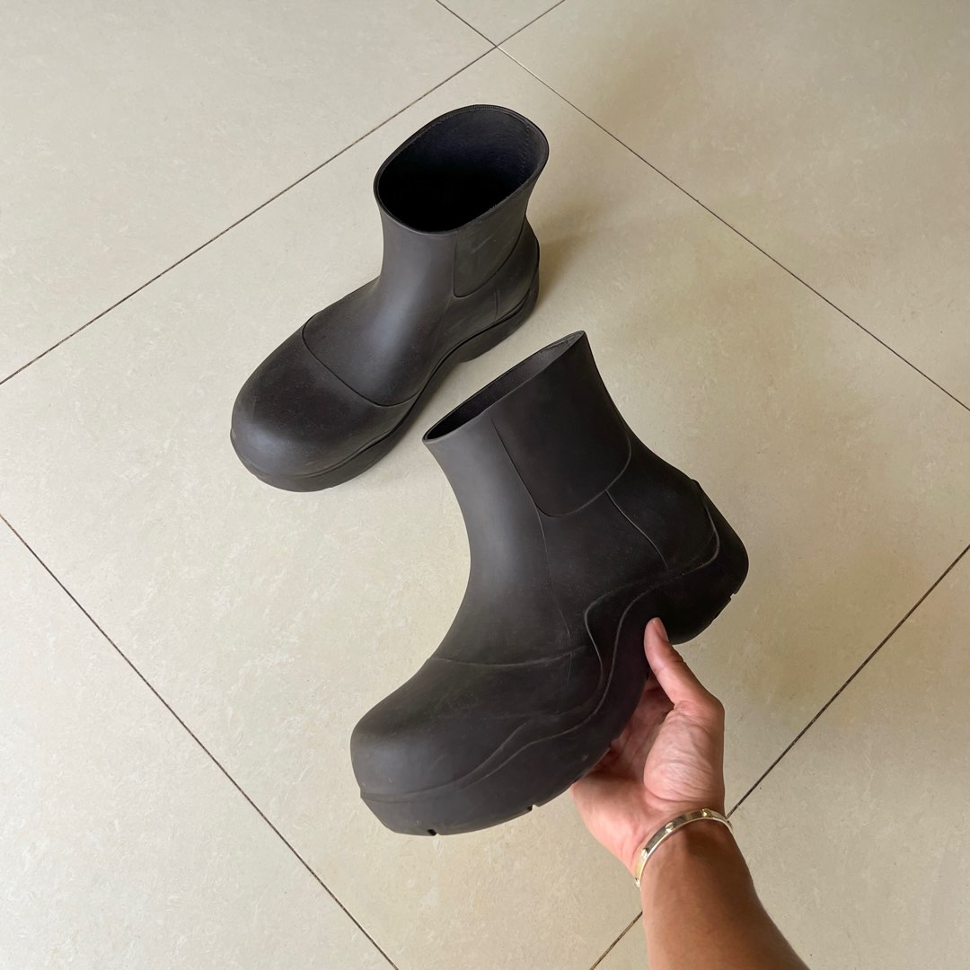 BOTTEGA VENETA PUDDLE BOOTS, Men's Fashion, Footwear, Boots on Carousell