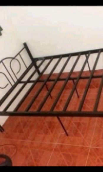 COD / STEEL BED DOUBLE SIZE 48X75 FRAME, Furniture & Home Living ...