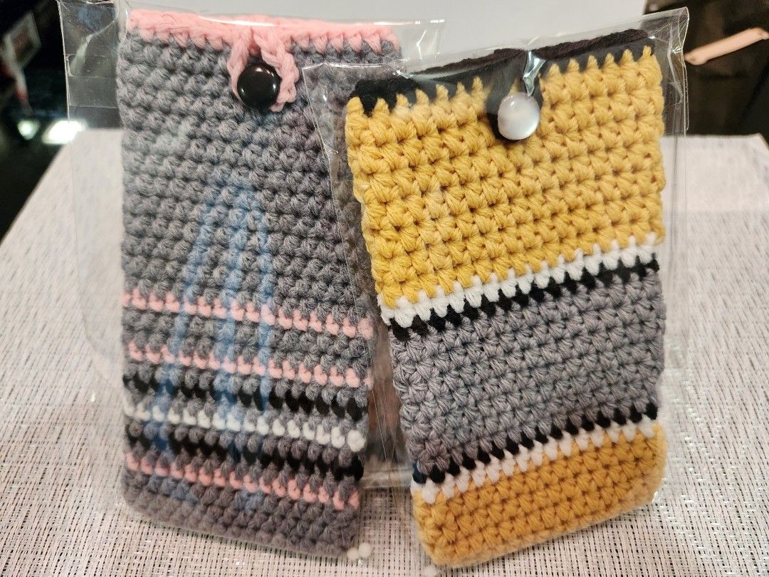 Crochet handphone pouch, Hobbies & Toys, Stationery & Craft, Handmade ...