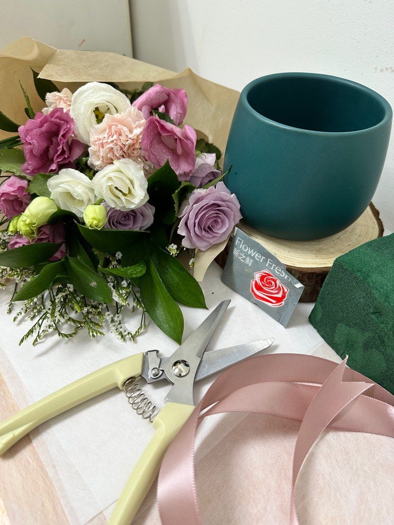 Do It Yourself Flower Arrangement Kit FREE DELIVERY, Food & Drinks ...