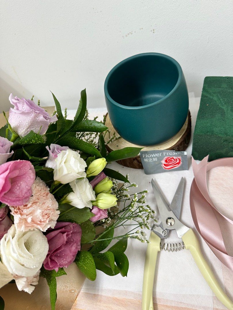 Do It Yourself Flower Arrangement Kit FREE DELIVERY, Food & Drinks ...