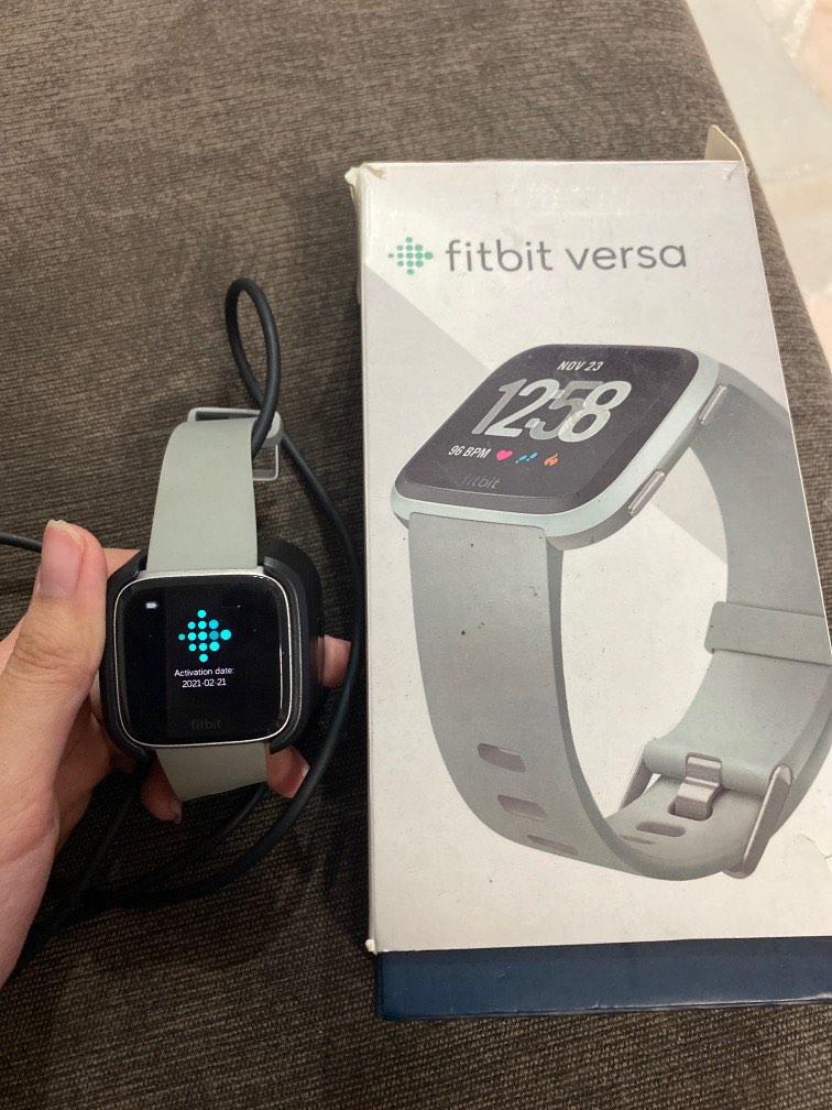 fitbit versa 1, Mobile Phones & Gadgets, Wearables & Smart Watches on ...