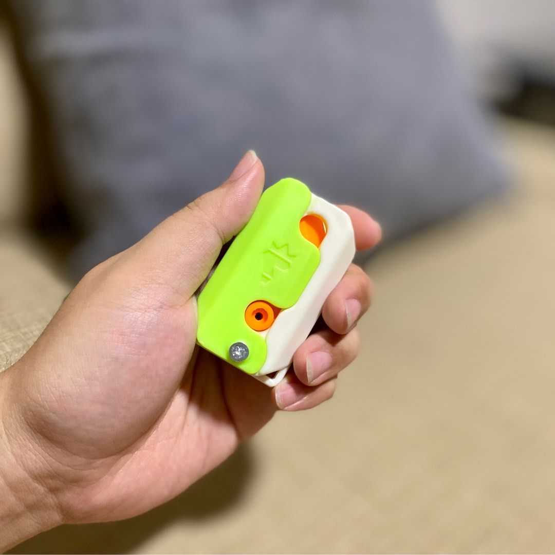 Carrot Knife / Flick Fidget TOY, Hobbies & Toys, Toys & Games on Carousell