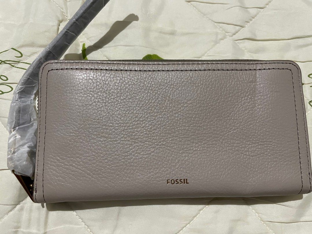 Fossil wallets on Carousell