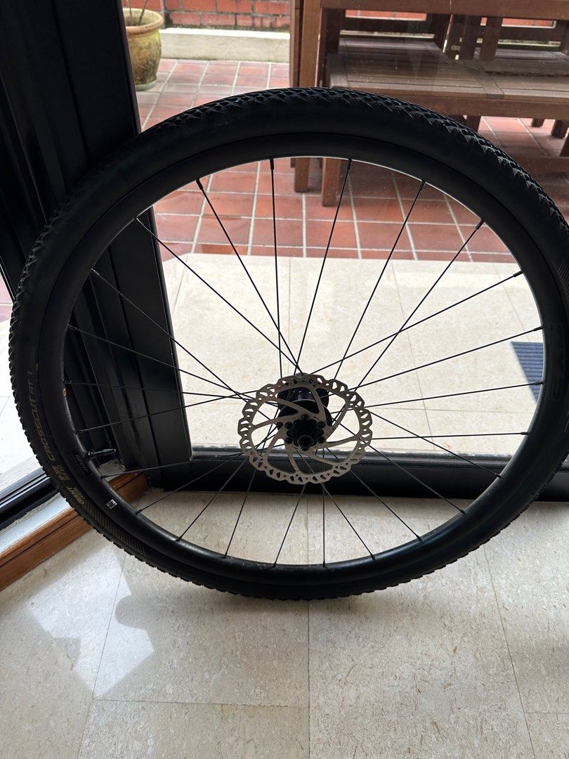 Giant Aluminum PX-2 Gravel Wheels Tubeless, Sports Equipment, Bicycles ...