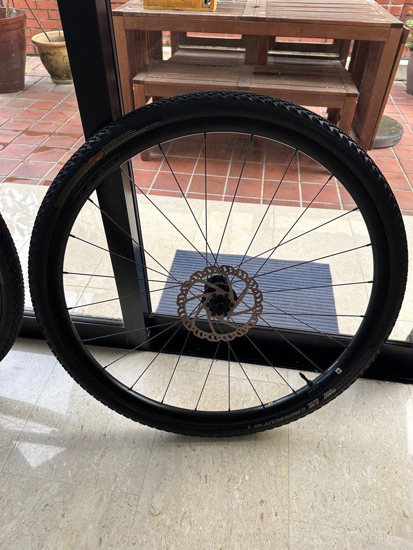 Giant Aluminum PX-2 Gravel Wheels Tubeless, Sports Equipment, Bicycles ...