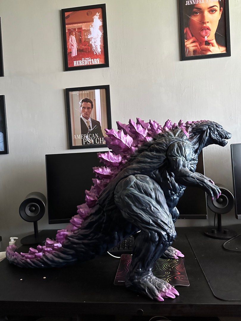 Godzilla Earth gigantic figure, Hobbies & Toys, Toys & Games on Carousell