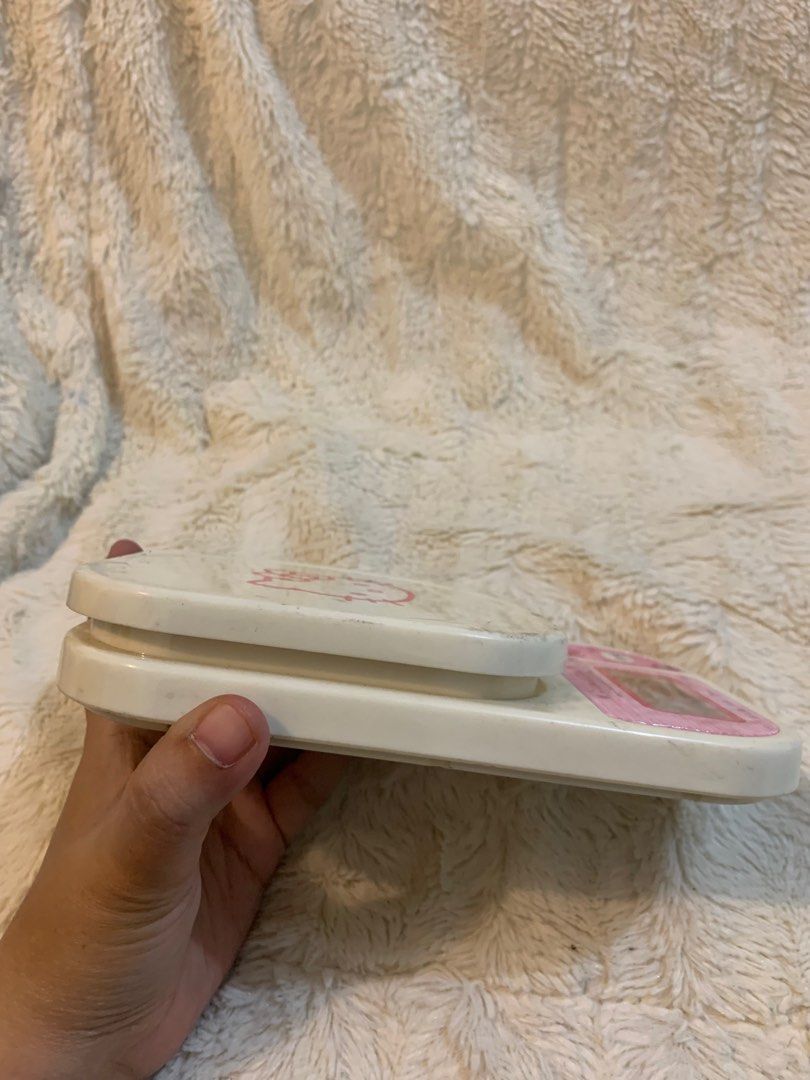 Hello Kitty digital weight scale, Health & Nutrition, Health Monitors ...