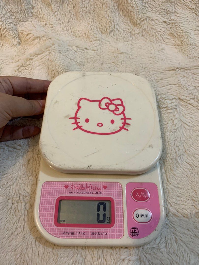 Hello Kitty digital weight scale, Health & Nutrition, Health Monitors ...