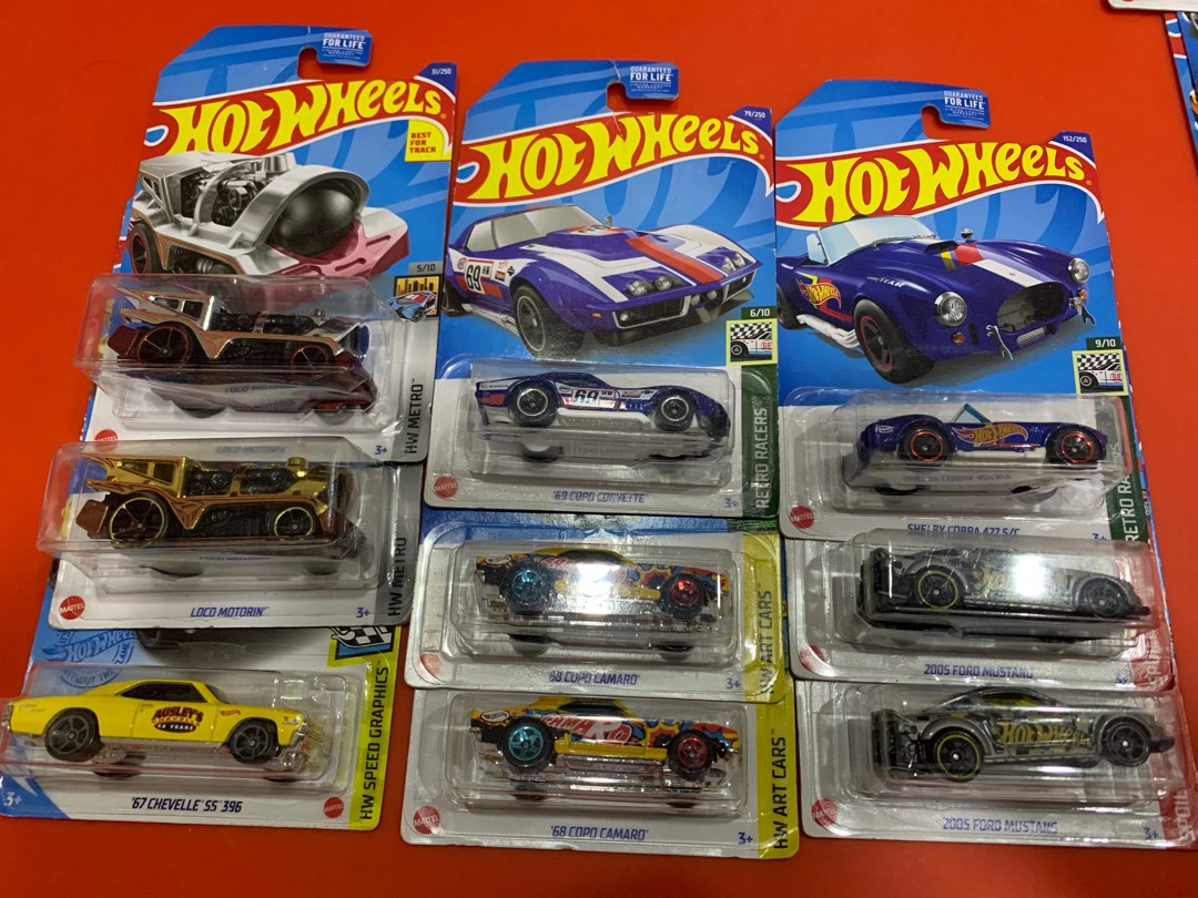 Hot Wheels - Loco Motorin, Shelby Cobra, 2005 Ford Mustang, 68 Copo ...
