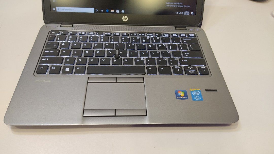 Hp elitebook 12 iches Ultra Slim i7-5th gen -8gb ram-320gb SSD Adobe ...