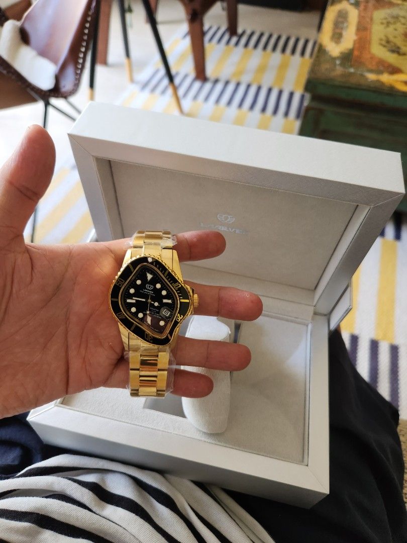 LAARVEE GOLD WATCH, Luxury, Watches on Carousell