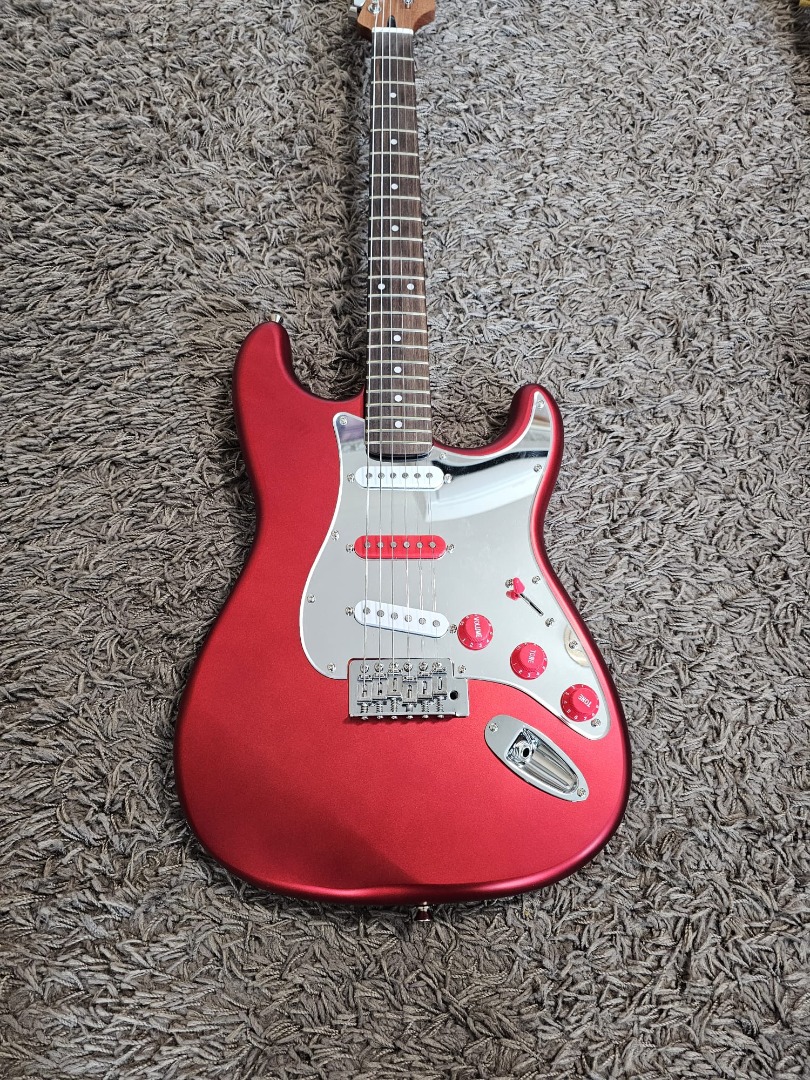 Custom Metal Red Stratocaster Electric Guitar with Shiny Pickguard ...