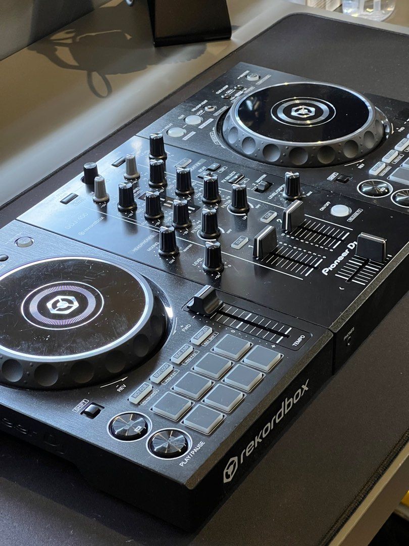 Pioneer DDJ 400 DJ Controller on Carousell
