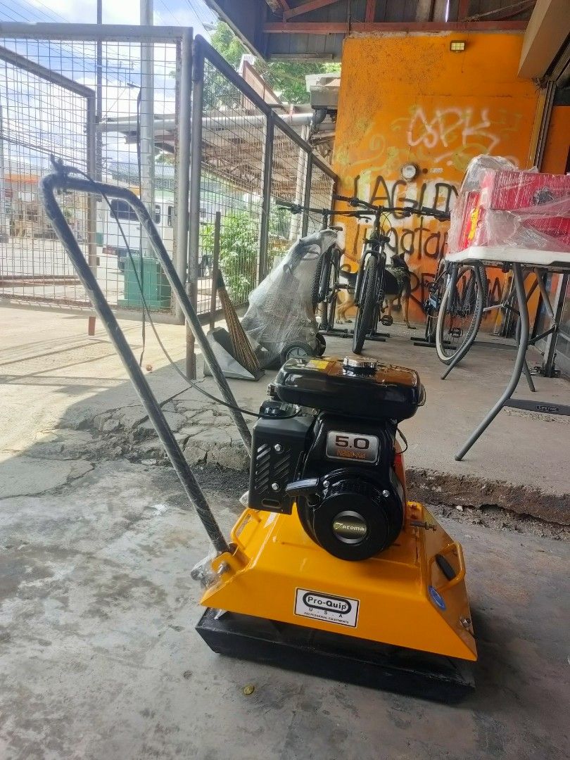 Plate compactor with EY20 Gas. Engine, Commercial & Industrial ...