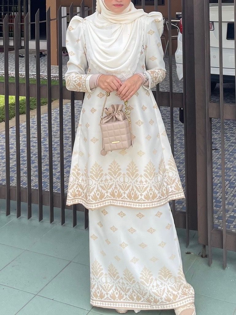 Rizman Ruzaini Raya 2023. Mira in cream, Women's Fashion, Muslimah ...