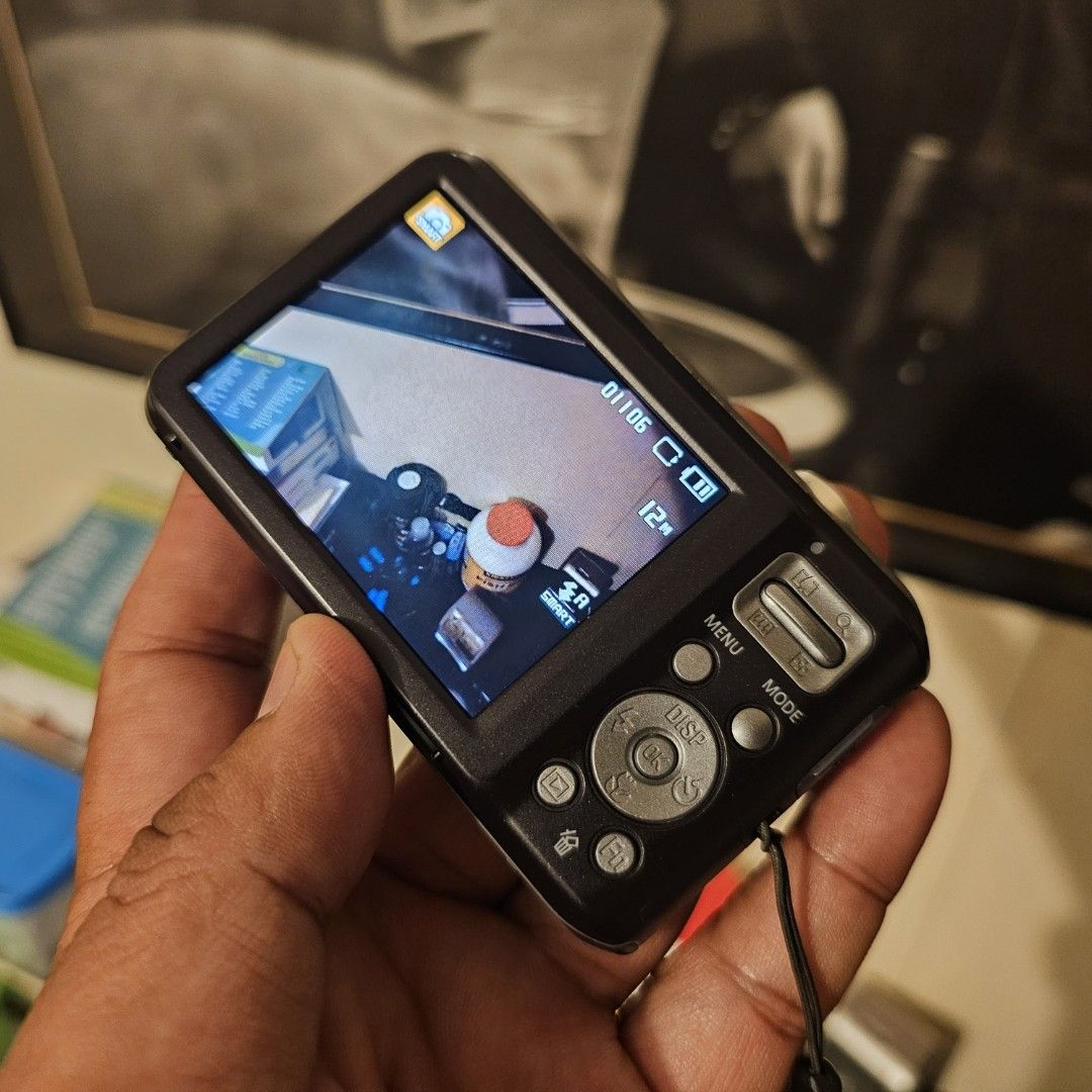 Samsung ES-70 12.2 Megapixels, Photography, Cameras on Carousell