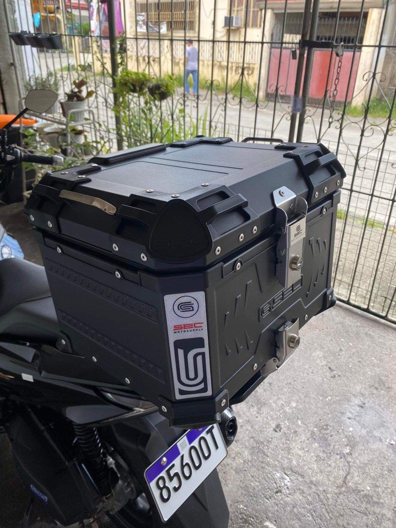 SEC TOP BOX 45L WITH BACKREST, Motorbikes, Motorbike Parts ...