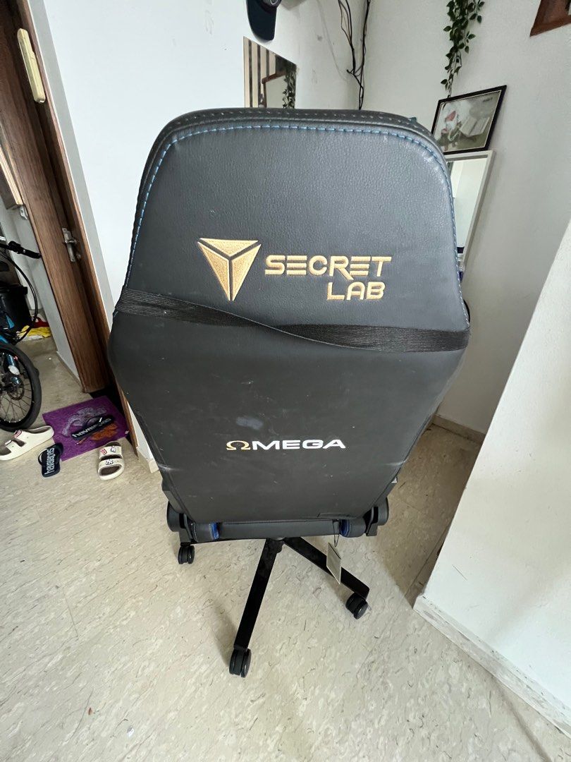 Secret lab, Furniture & Home Living, Furniture, Chairs on Carousell