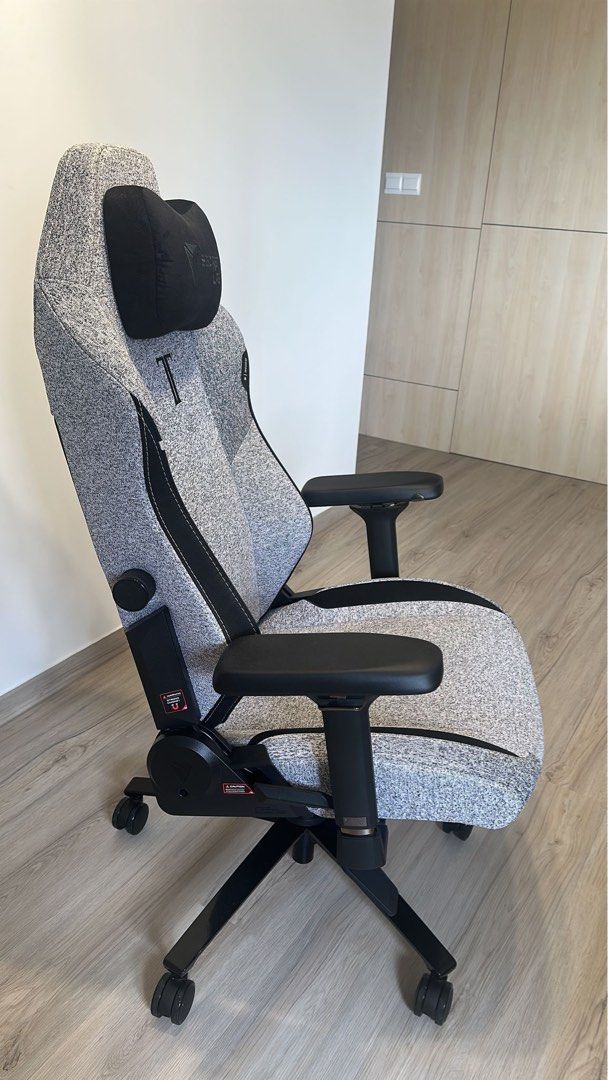Secretlab TITAN Evo 2022 Cookies & Cream Small Gaming Chair, Furniture ...