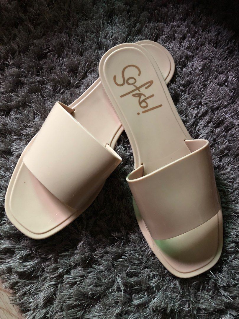 SO FAB SANDAL, Women's Fashion, Footwear, Flats & Sandals on Carousell