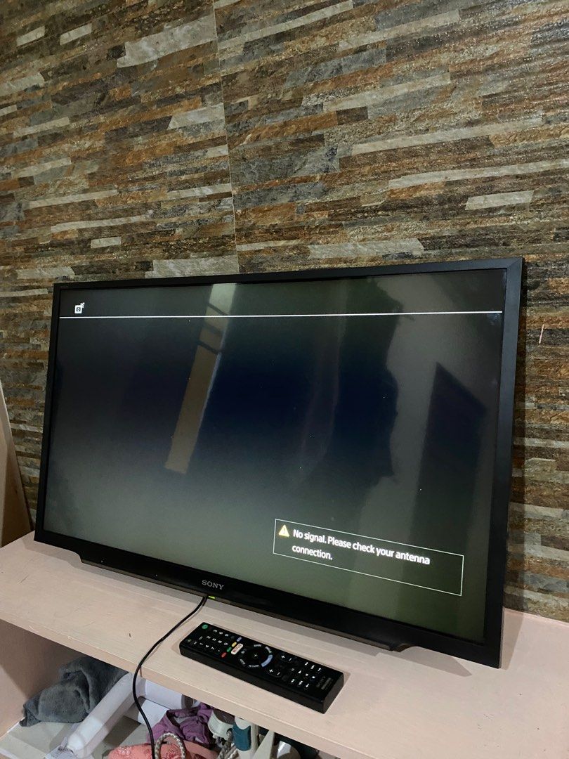 Sony Bravia Smart TV 32 inches, TV & Home Appliances, TV & Entertainment, TV on Carousell