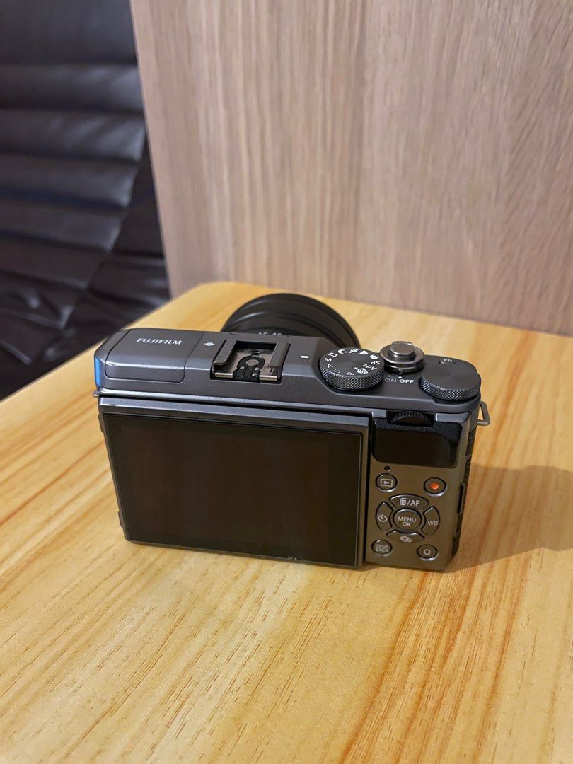 Sony X-A5 Mirrorless Camera, Photography, Cameras on Carousell