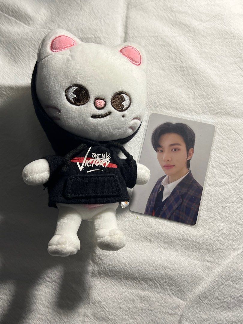 Straykids hyunjin jiniret, 興趣及遊戲, 收藏品及紀念品, 韓流 - Carousell