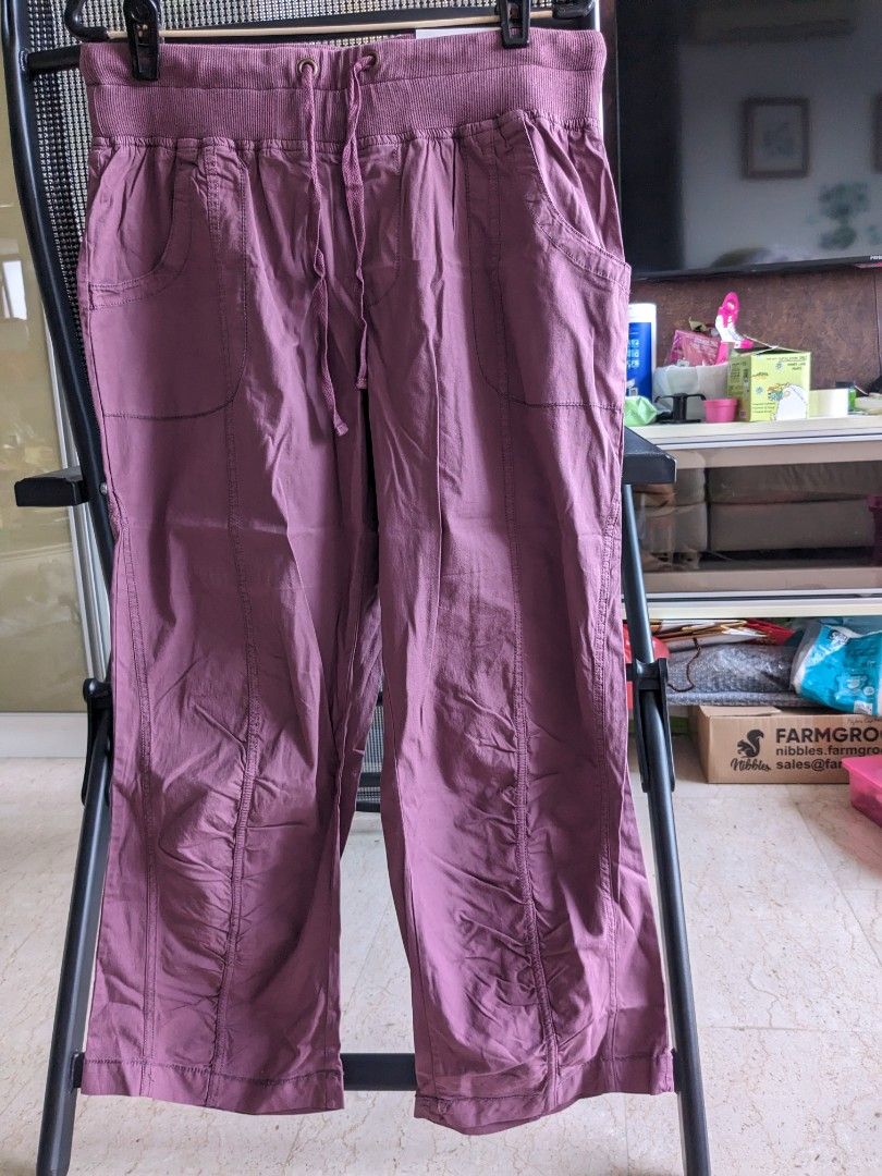 Three quarters Pants, Women's Fashion, Bottoms, Other Bottoms on Carousell