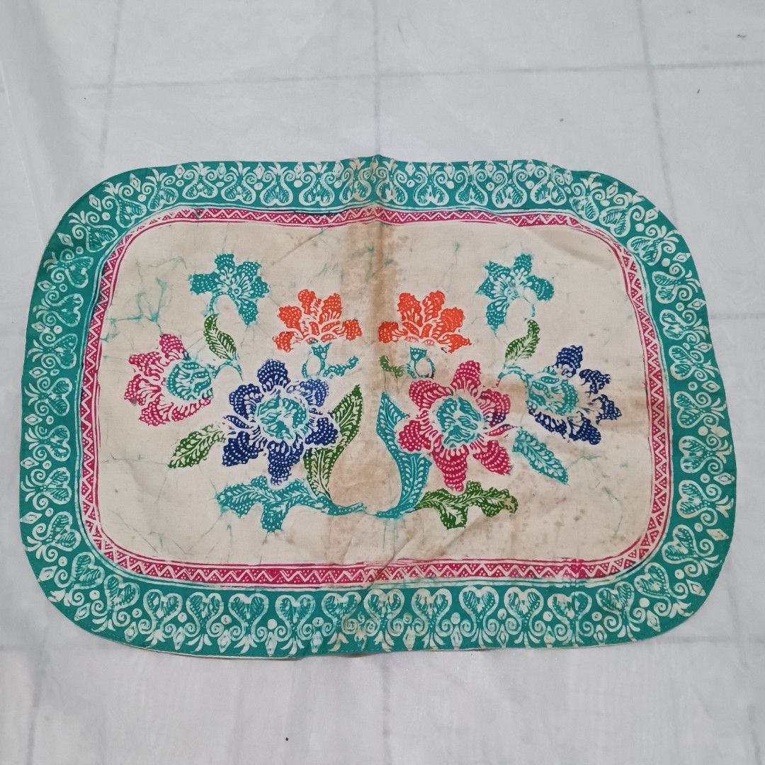 Vintage batik placemat and serviette set on Carousell