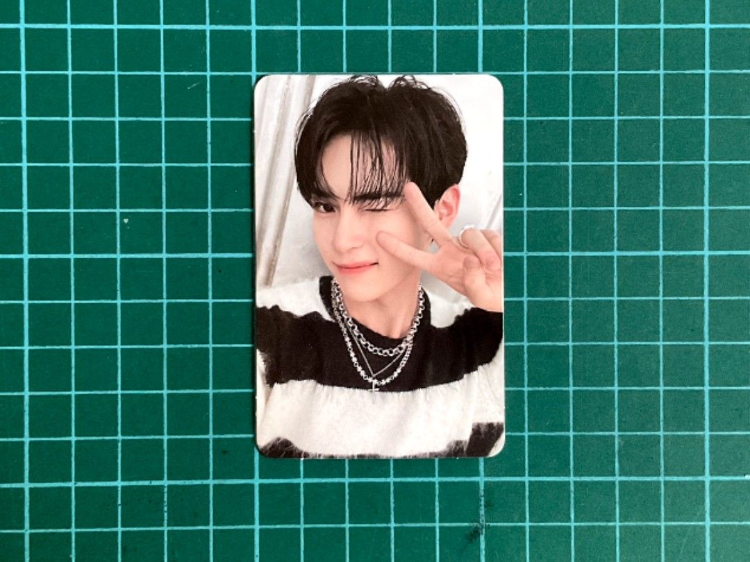 wts zerobaseone zb1 hanbin artbook album photocards, Hobbies & Toys, Memorabilia & Collectibles ...