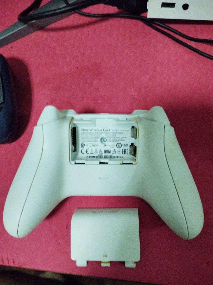 Xbox One Controller(broken), Video Gaming, Video Games, Xbox on Carousell