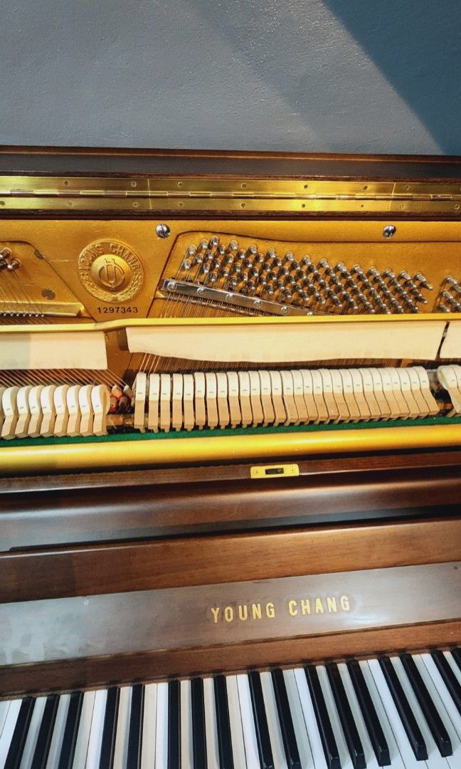YOUNG CHANG U121 UPRIGHT PIANO on Carousell