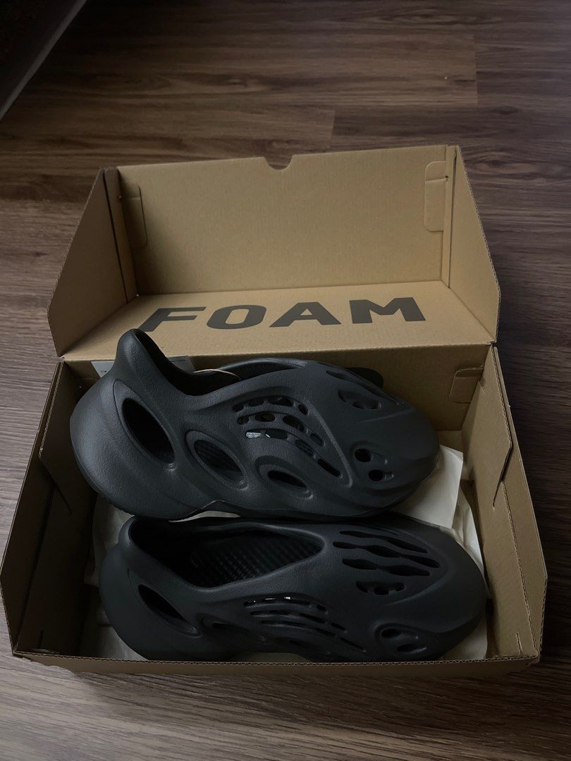 YZY FOAM RNR Carbon, Women's Fashion, Footwear, Sandals on Carousell