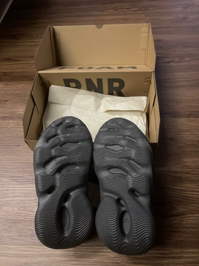 YZY FOAM RNR Carbon, Women's Fashion, Footwear, Sandals on Carousell