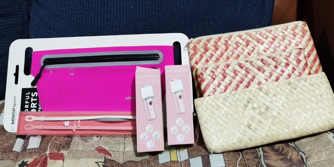 Asstd Items on Carousell