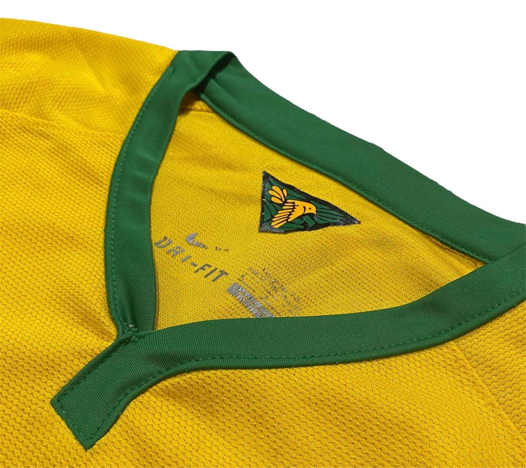 Brazil Home Kit 2014/15, Olah Raga, Baju Olahraga di Carousell