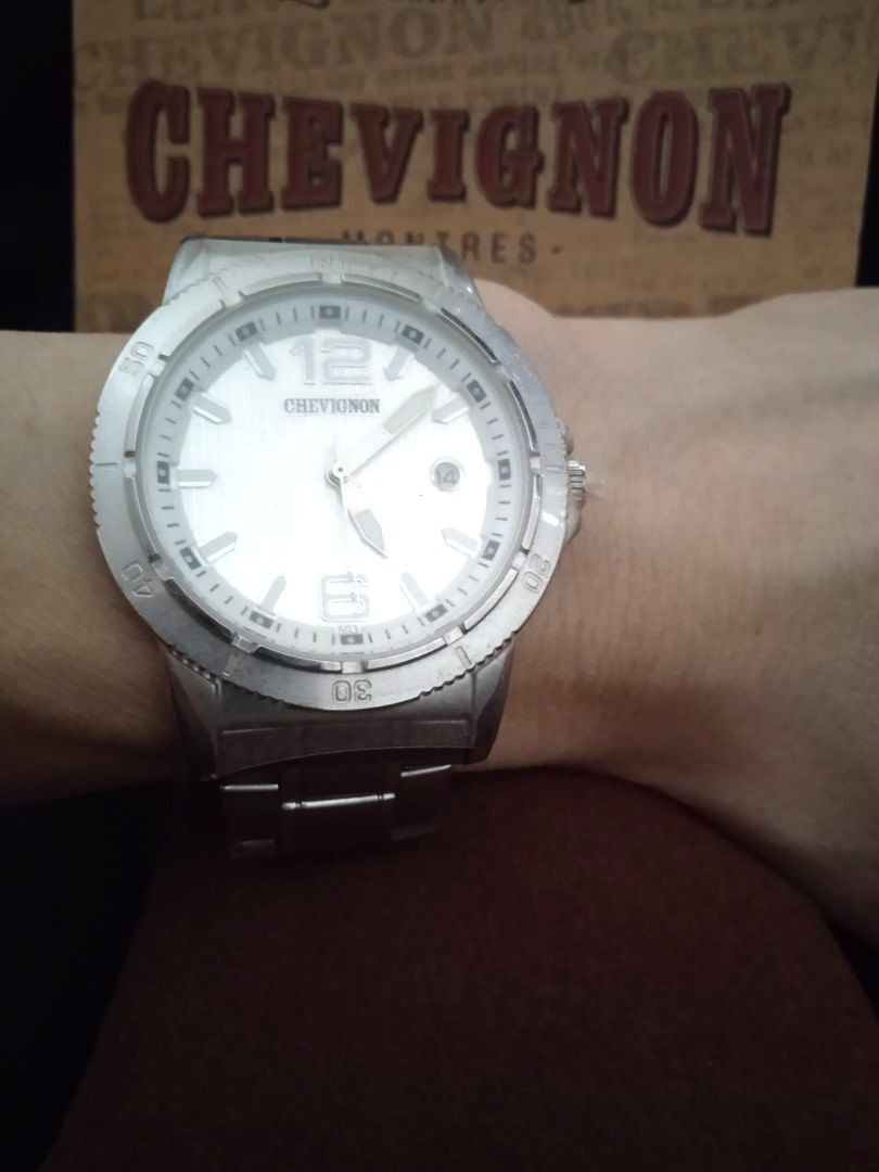 CHEVIGNON Quartz Stainless Steel Watch, 名牌, 手錶 - Carousell