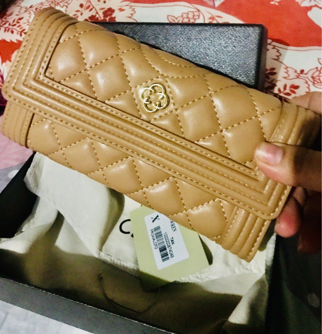 CLN LONG WALLET on Carousell