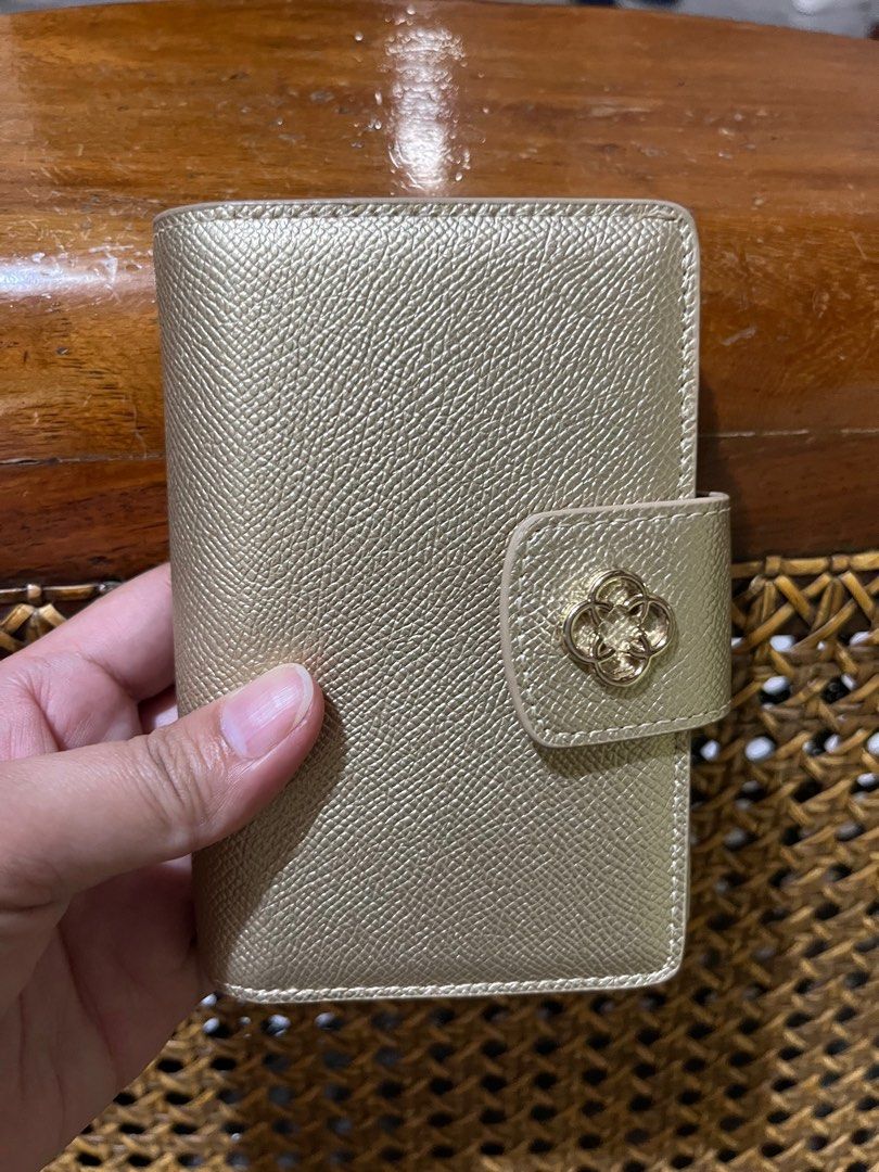 CLN wallet on Carousell