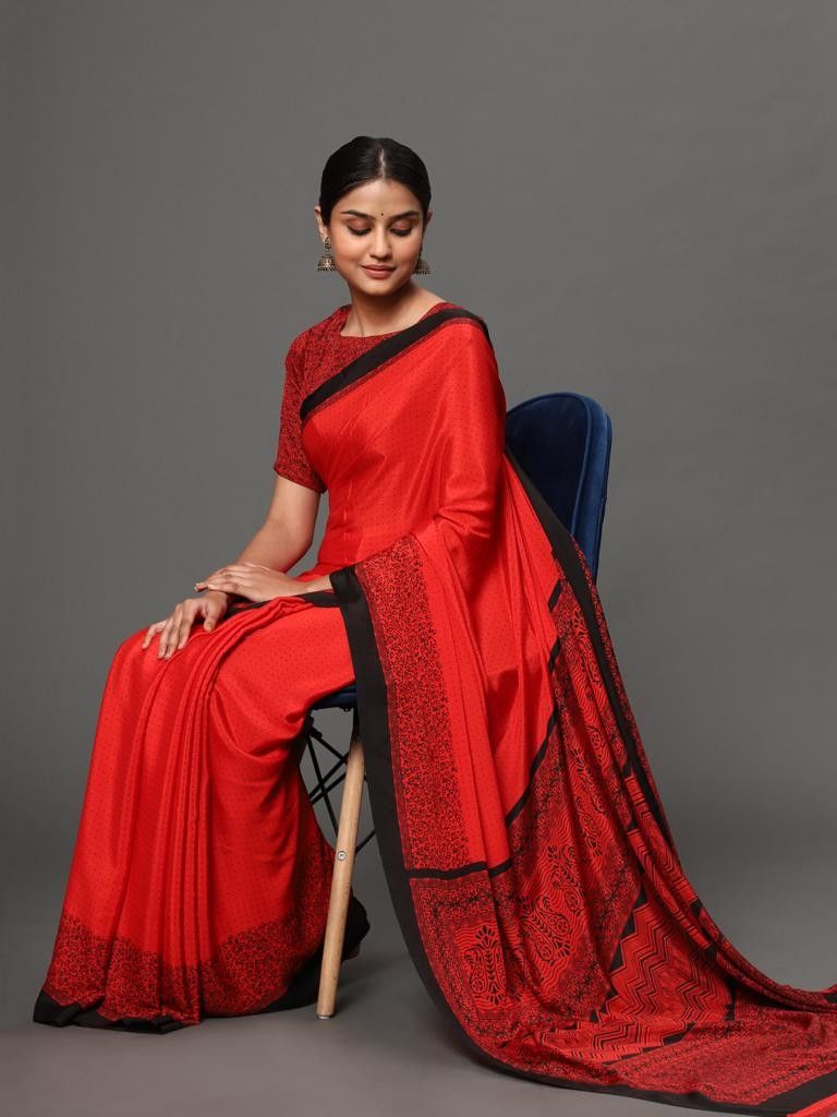 Crape saree, Women's Fashion, Dresses & Sets, Traditional & Ethnic wear ...