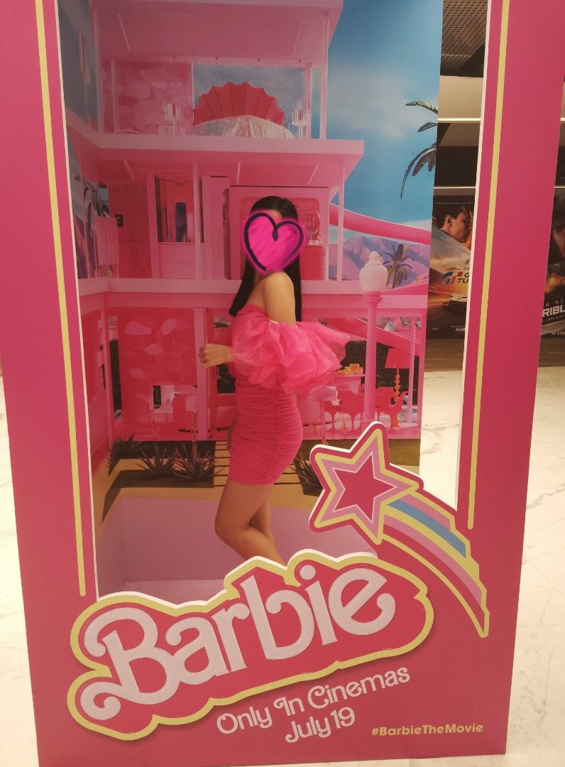 Cute fuchsia pink Barbie dress / ruffle sleeves/ body con/super puff ...