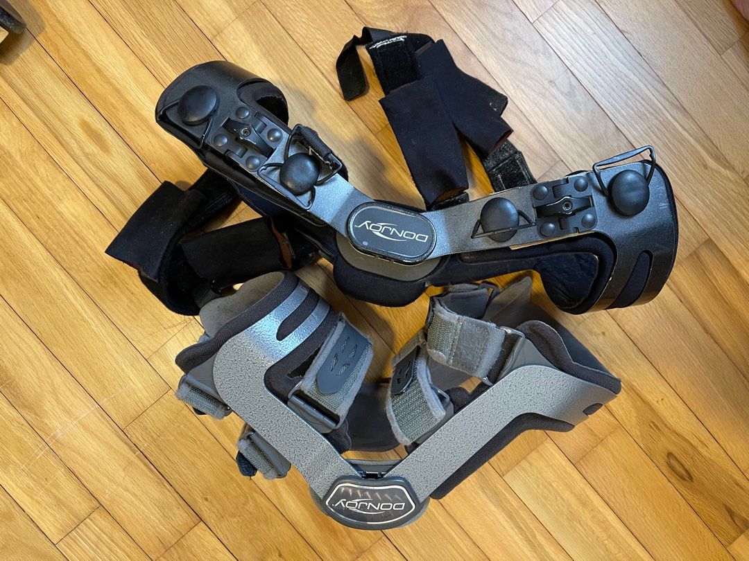 Donjoy Oa Adjuster Knee Brace Health And Nutrition Braces Support