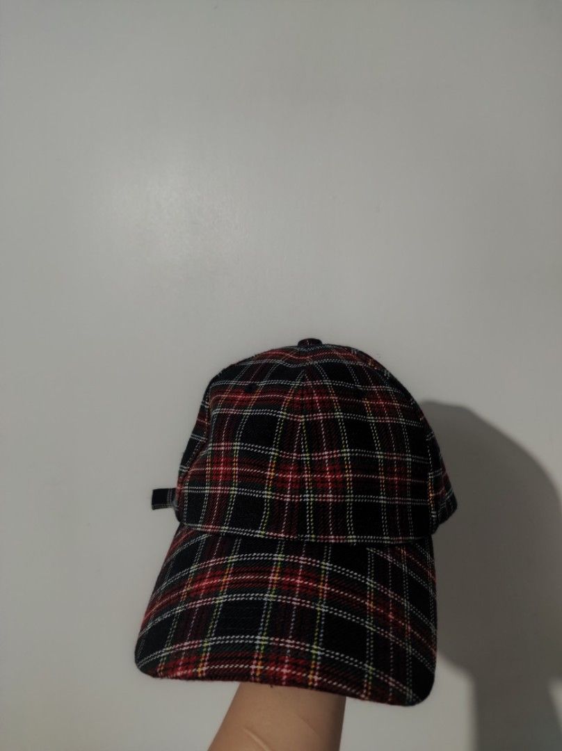 GU uniqlo Gingham Cap on Carousell