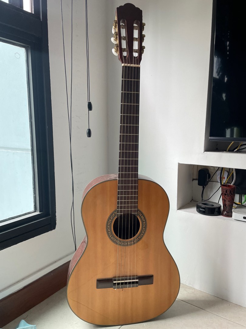 Guitar- like new, Hobbies & Toys, Music & Media, Musical Instruments on ...